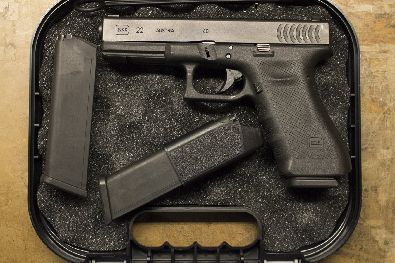 Glock 22 RTF2 Gen3 40 SW Police Trade Ins With 3 Mags And Box Good glock-22-rtf2-gen3-40-sw-police-trade-ins-with-3-mags-and-box-good