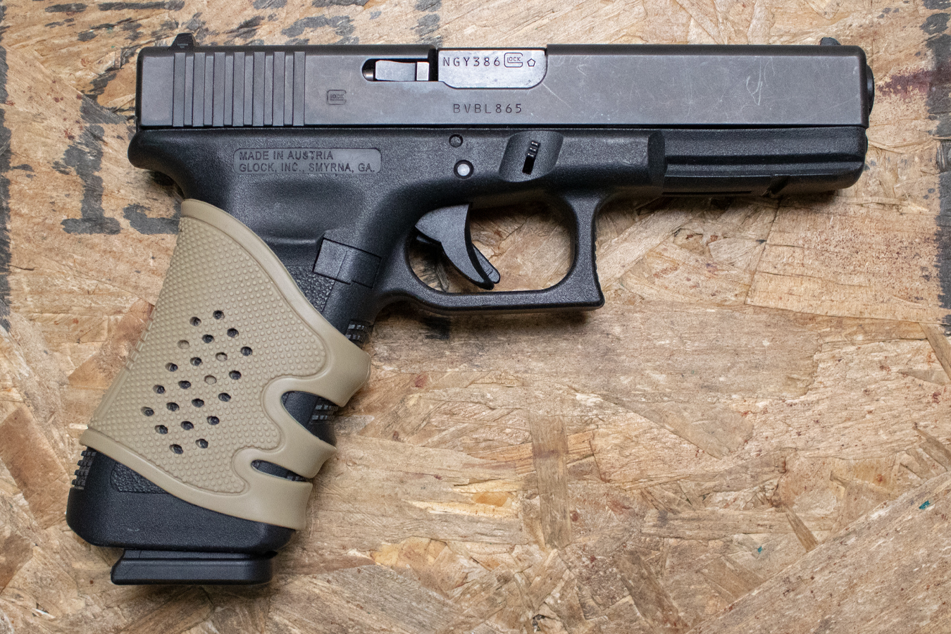 Glock 17 9mm Police Trade-In Pistol with Aftermarket Grip | Sportsman's ...
