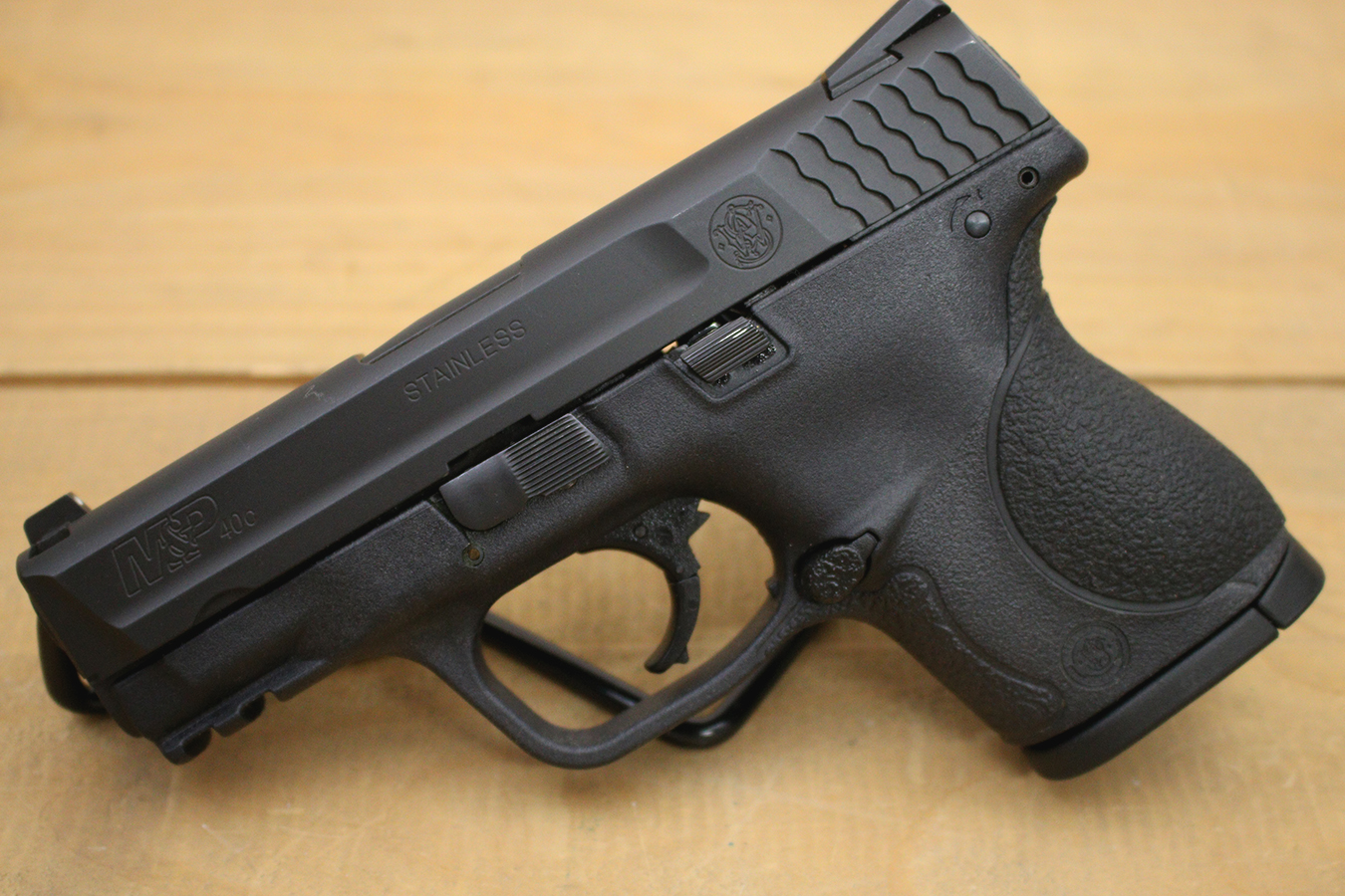 Smith & Wesson M&P40 Compact 40 S&W Police Trade-ins (Good Condition ...