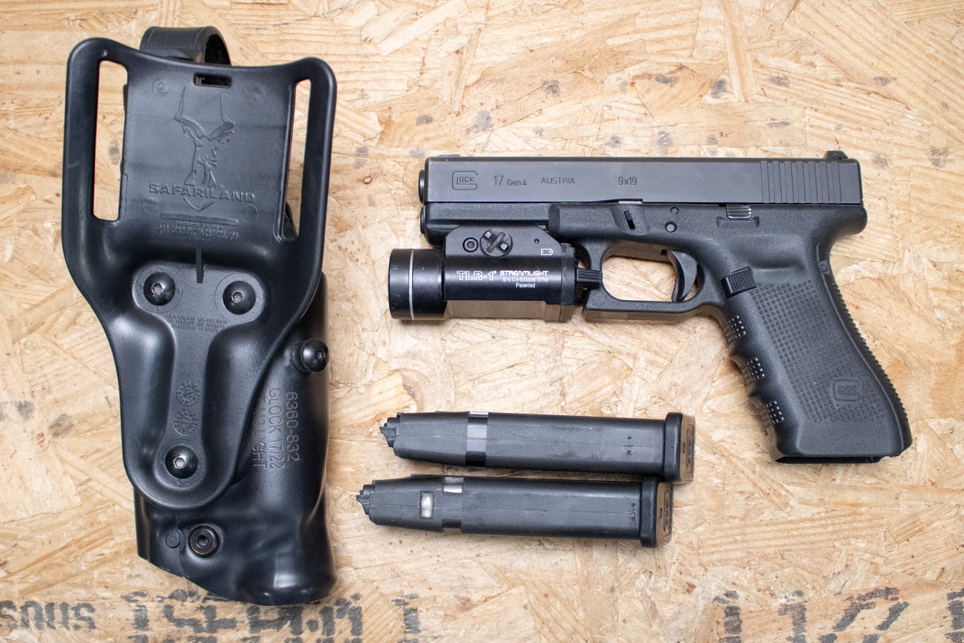 Glock 17 Safariland Holster