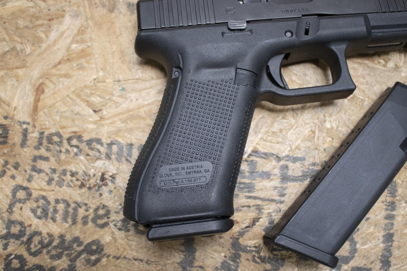 Glock 17 Gen5 9mm Police Trade-In Pistols with Night Sights and Front ...