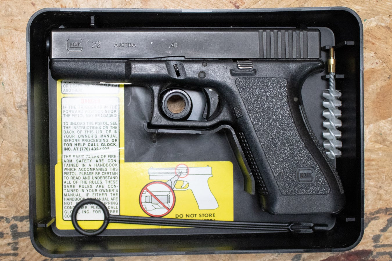Glock 22 Gen2 40 S&W Police Trade-In Pistol with Case (Good Condition ...