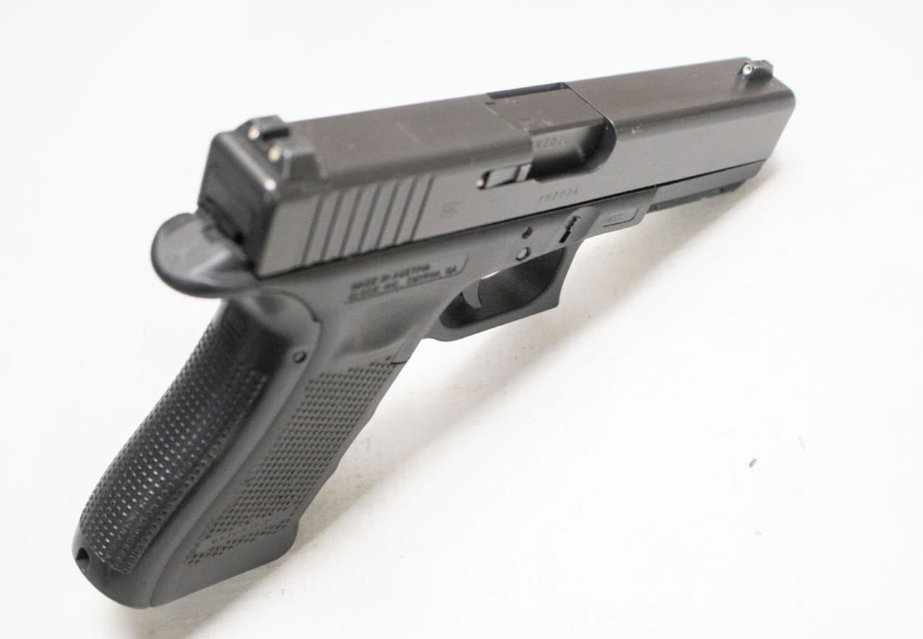 Glock 22 Gen4 40 S&W Police Trade-in Pistols with Front Accessory Rail ...