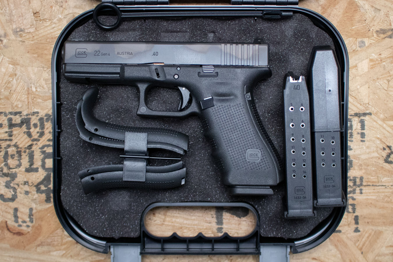 Glock 22Gen4 40 S&W Police Trade-In Pistols with Night Sights (New In ...