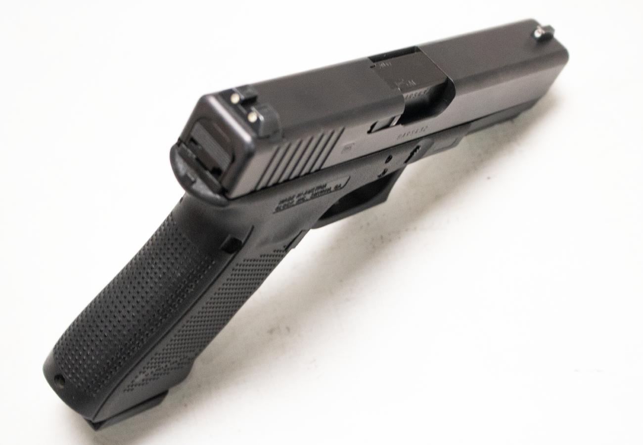 Glock 22 Gen4 40 S&W Police Trade Semi-Auto Pistol with Front Accessory ...