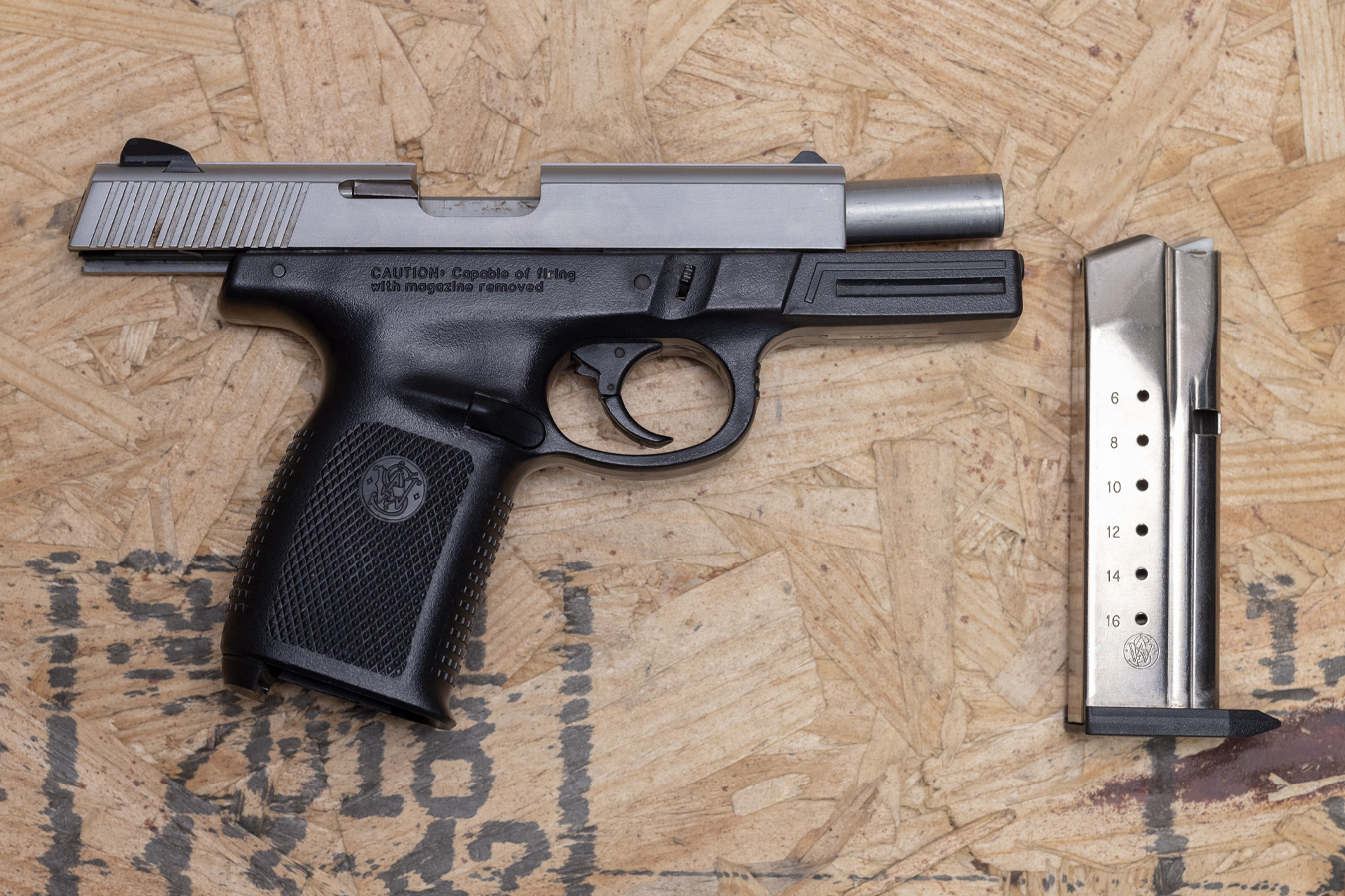 Smith & Wesson SW9VE 9mm Police Trade-In Pistol with Two-Tone Finish ...