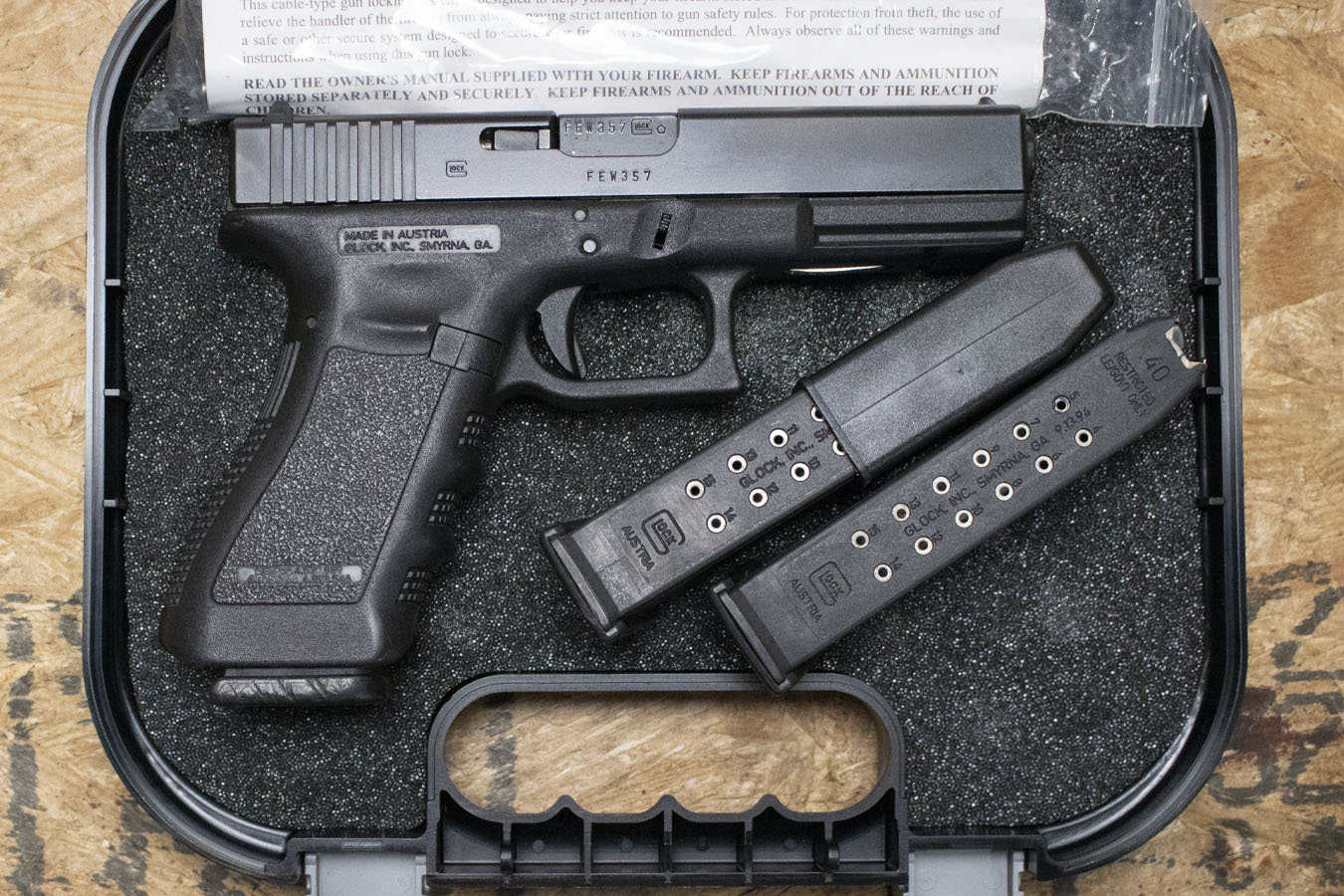 Glock 22 Gen3 40 S&W Police Trade-In Pistol with Three Magazines and ...