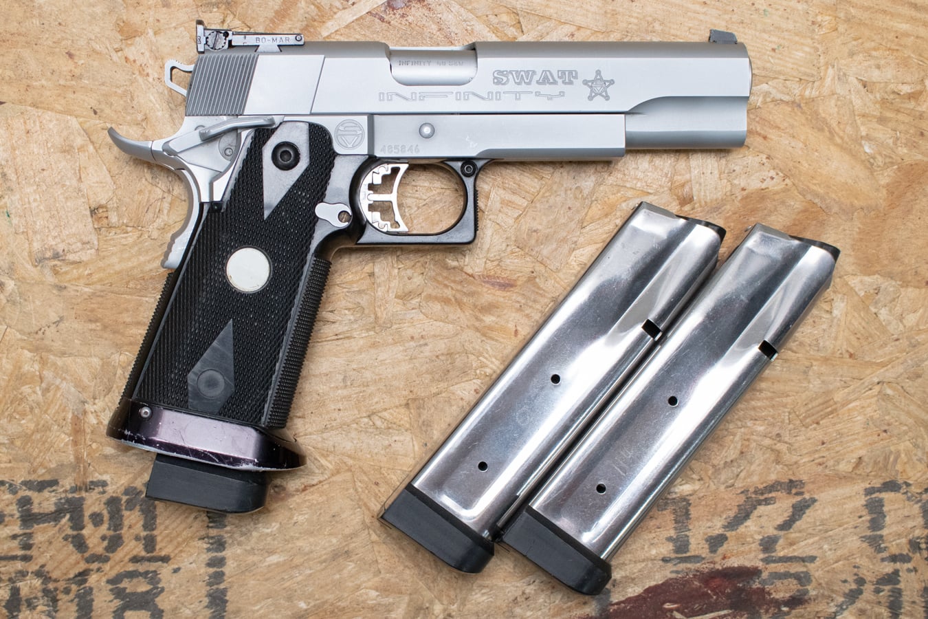 Strayer Voigt Infinity SWAT 40 S&W Police Trade-In Pistol with Three ...