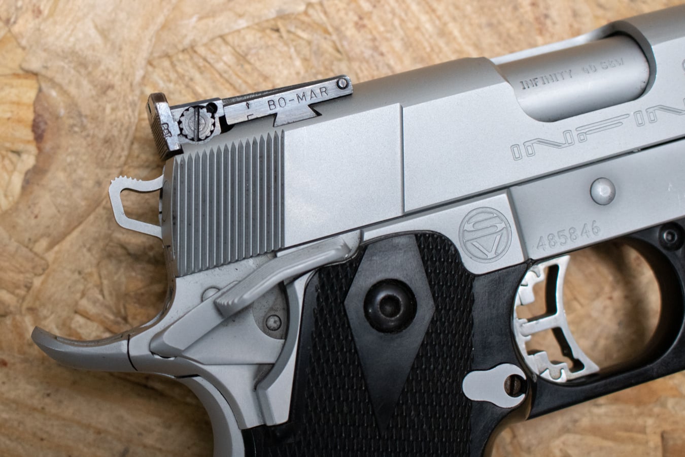 Strayer Voigt Infinity SWAT 40 S&W Police Trade-In Pistol with Three ...