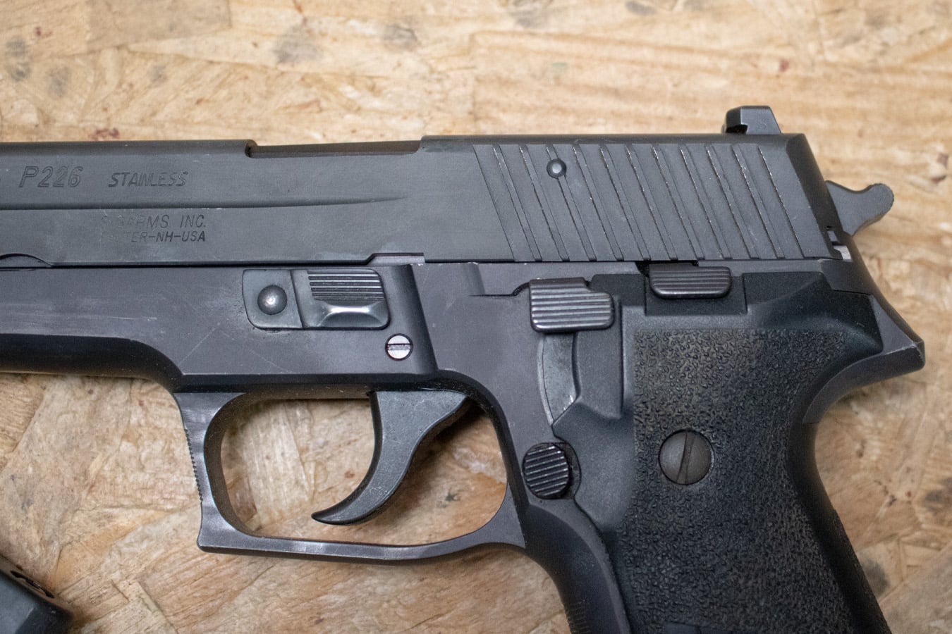 Sig Sauer P226 40 S&W DA/SA Police Trade-In Pistols (Fair Condition ...