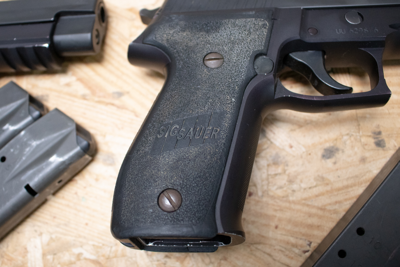 Sig Sauer P226R 40 S&W Police Trade-In Pistols (Good Condition ...