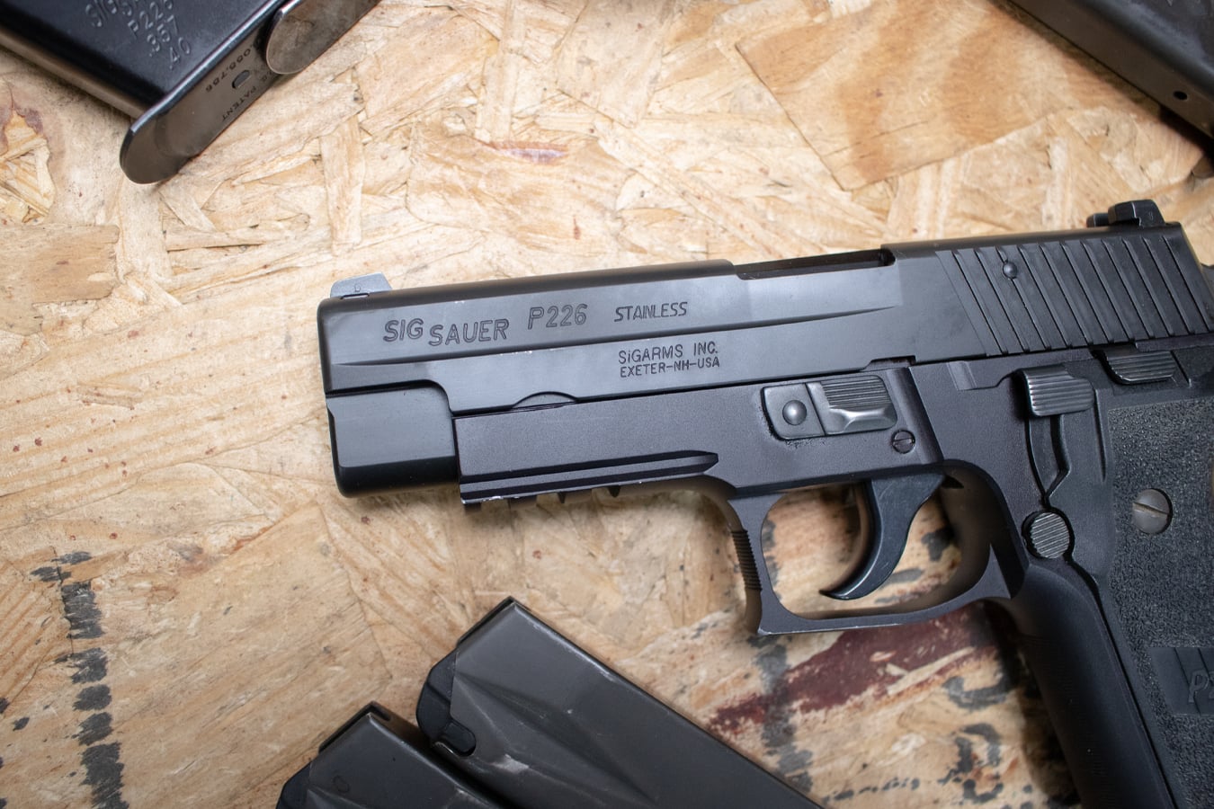 Sig Sauer P226R 40 S&W Police Trade-In Pistols (Very Good Condition ...