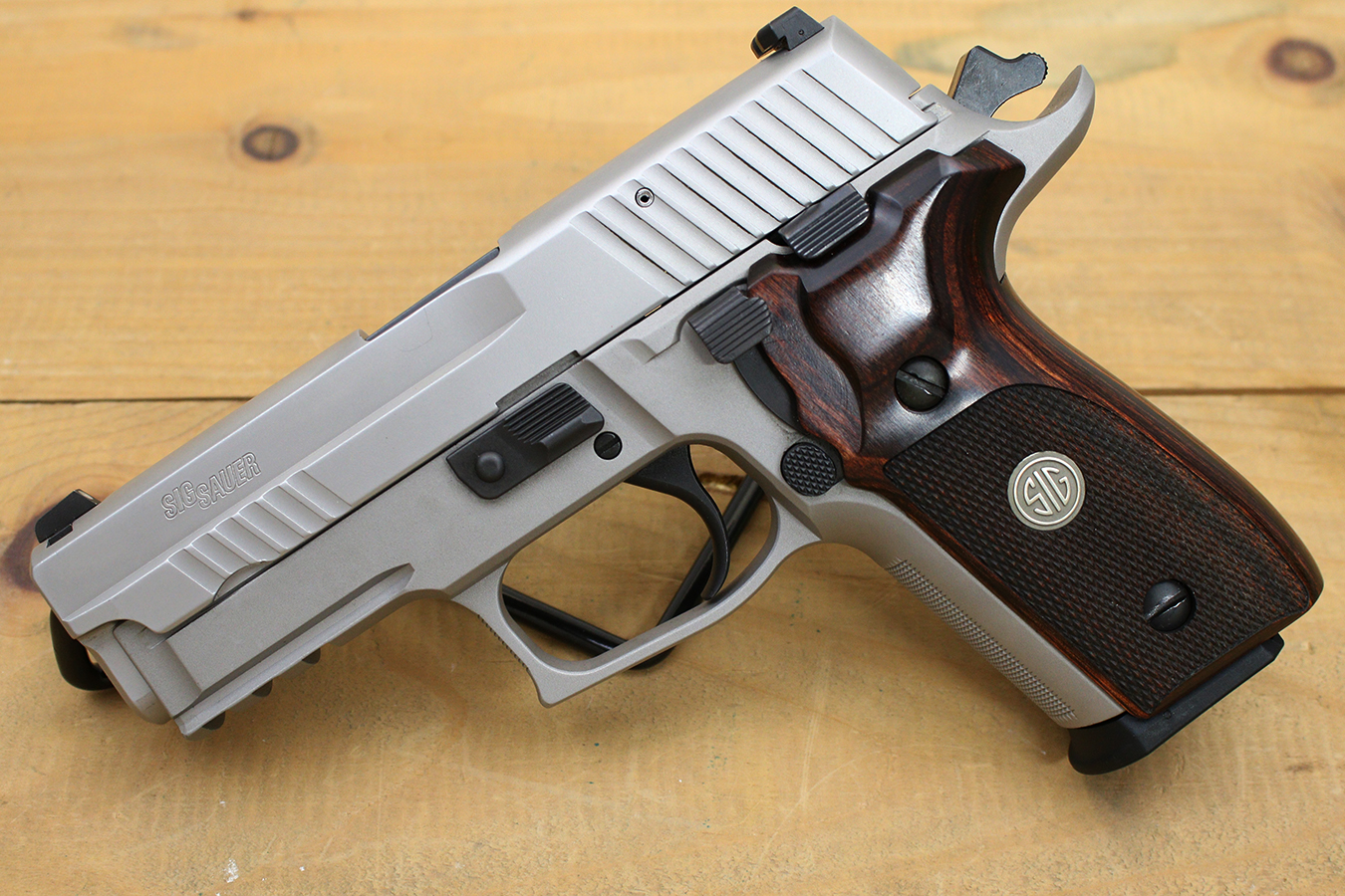 Sig Sauer P229 Elite 9mm Used Pistol Sportsman s Outdoor Superstore