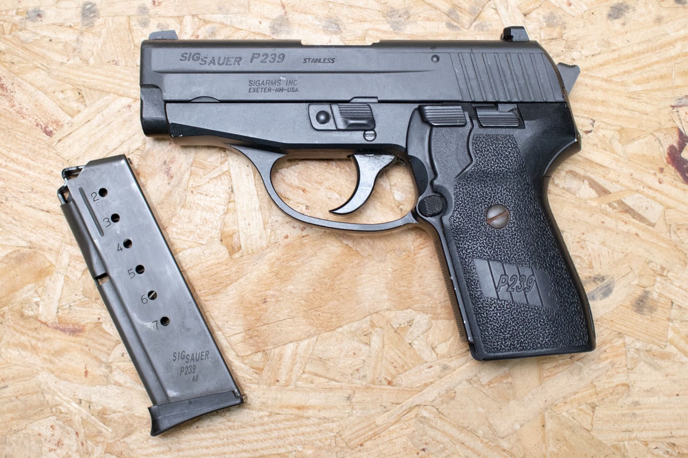 Sig Sauer P239 40 S&W Police Trade-In Pistol (Fair Condition ...