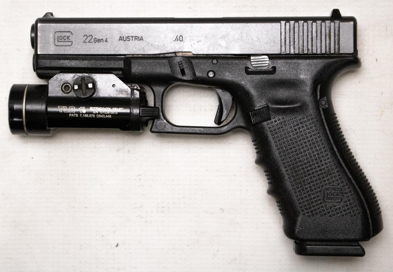 Glock 22 Gen4 40 S&W Police Trade-in Pistol with TLR-1s Weapon Light ...