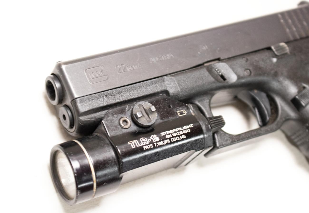 Glock 22 Gen4 40 S&W Police Trade-in Pistol with TLR-1s Weapon Light ...