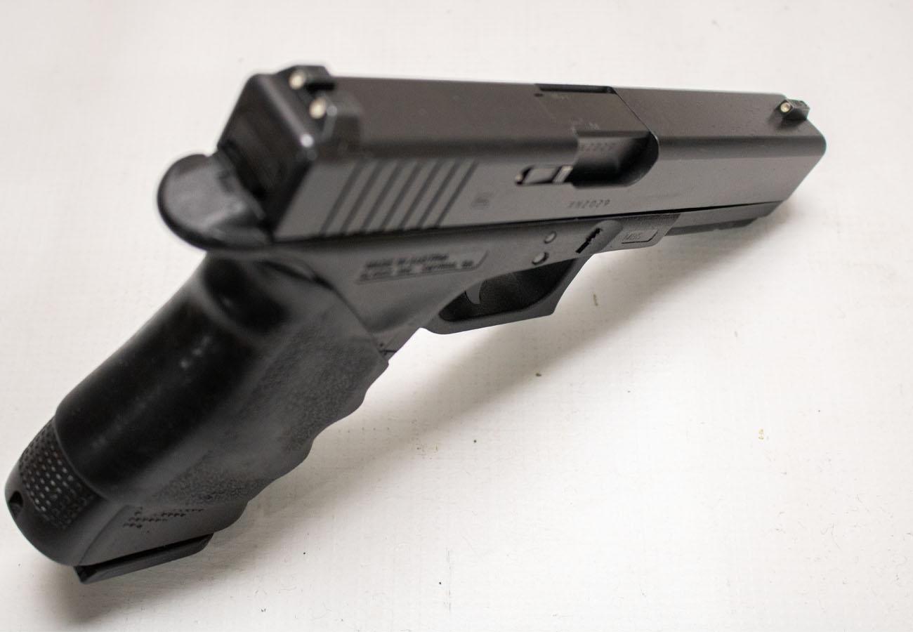 Glock 22 Gen4 40 S&W Police Trade-In Semi-Auto Pistol with Extra ...