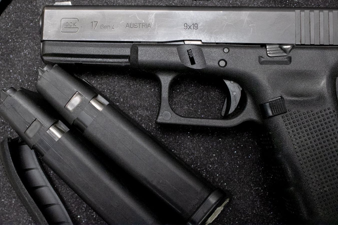 Glock 17 Gen4 9mm Police Trade-in Pistol with Three Magazines and ...