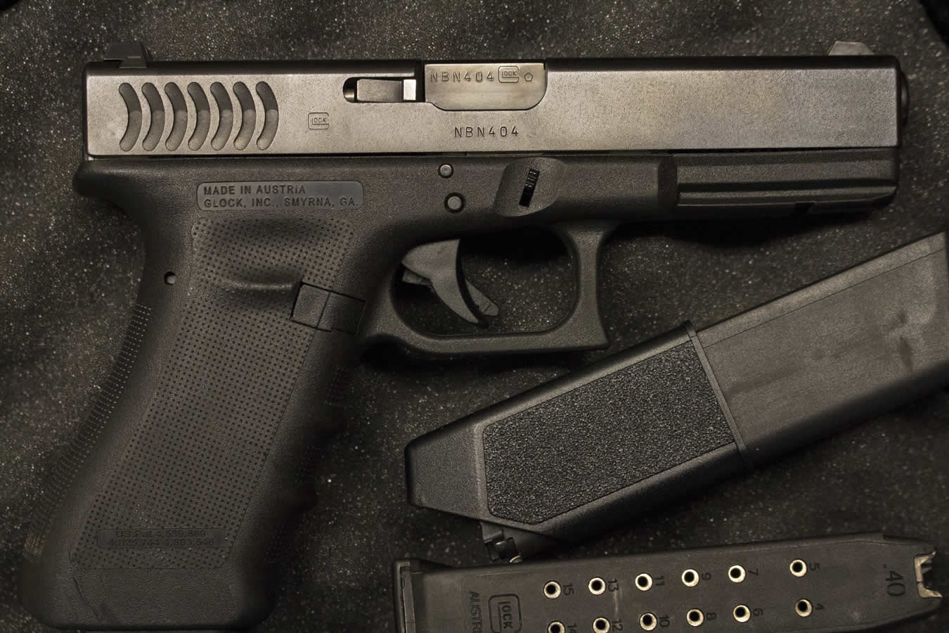 Glock 22 RTF2 (Gen3) 40 S&W Police Trade-Ins with Fish Gill Serrations ...
